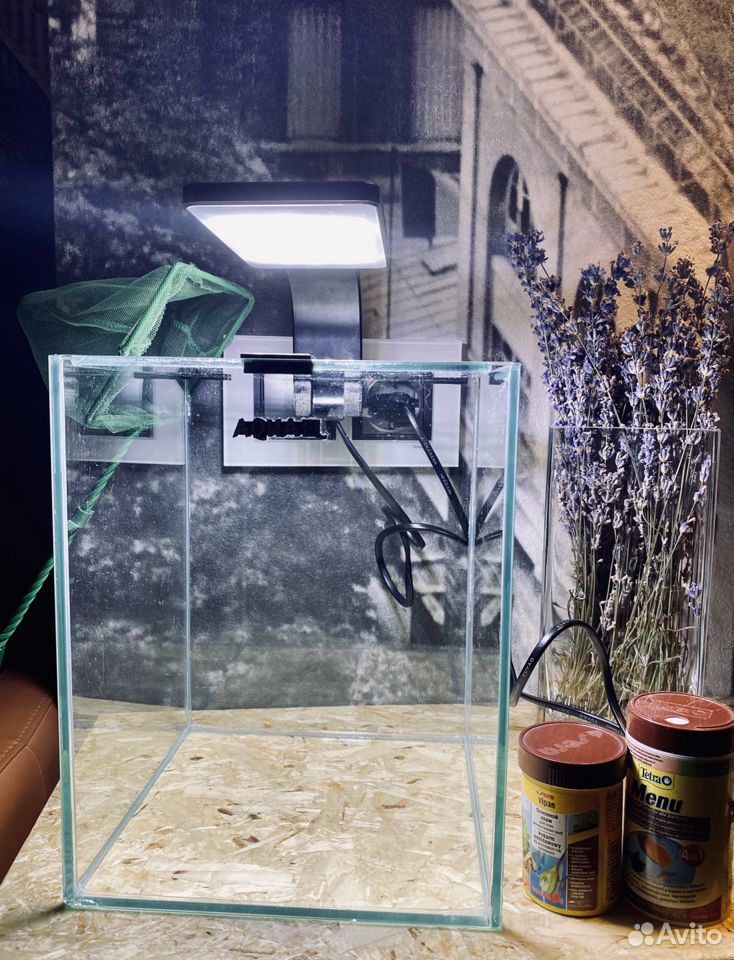 Аквариум с лампой, сачок, корм