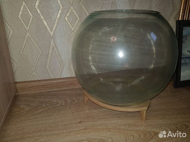 Аквариум сферический на подставке